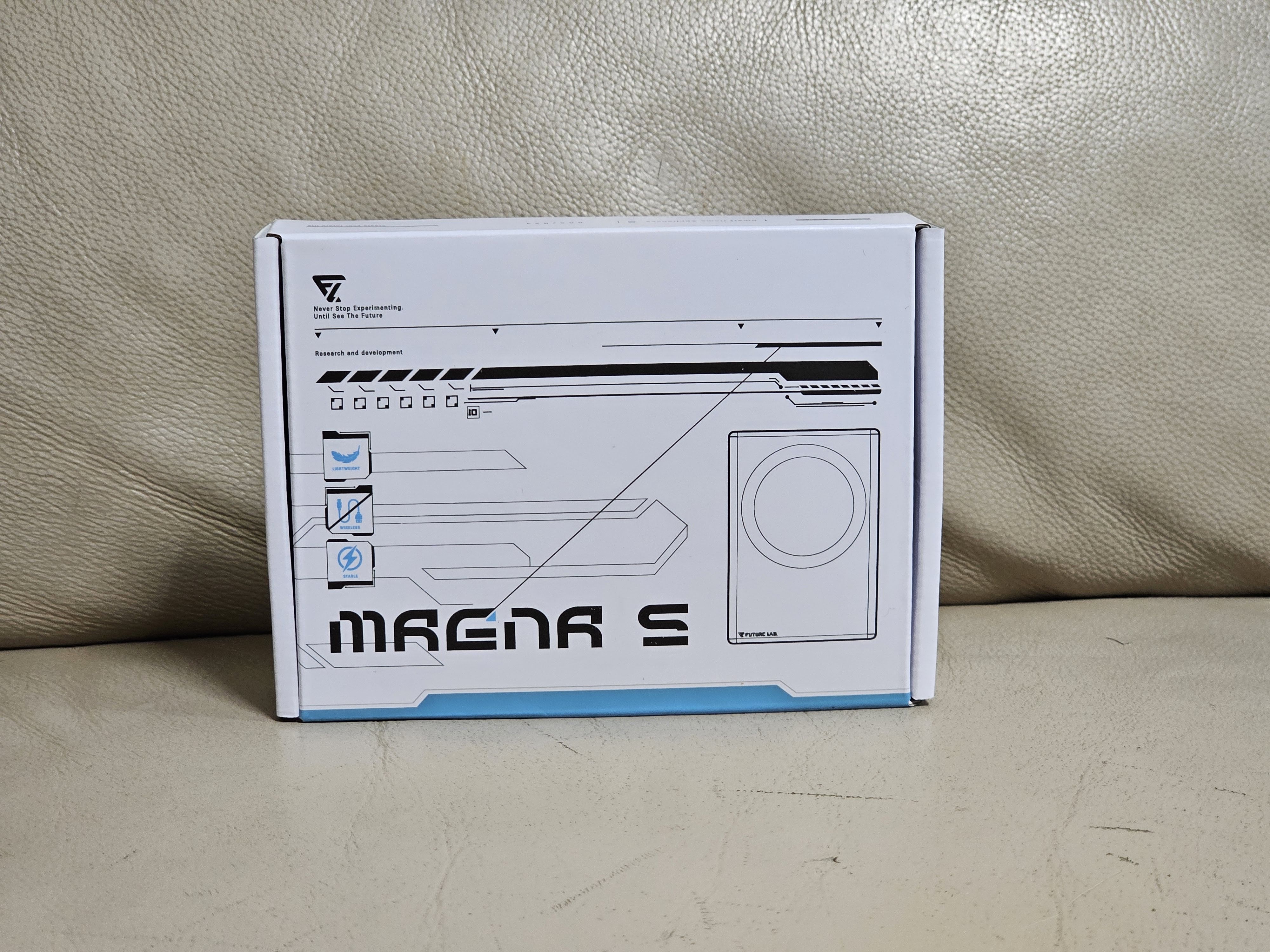 卡片大小無線充電！Energy Card 磁吸電源卡（MagnaS）開箱 - 手機品牌新聞 | ePrice 比價王